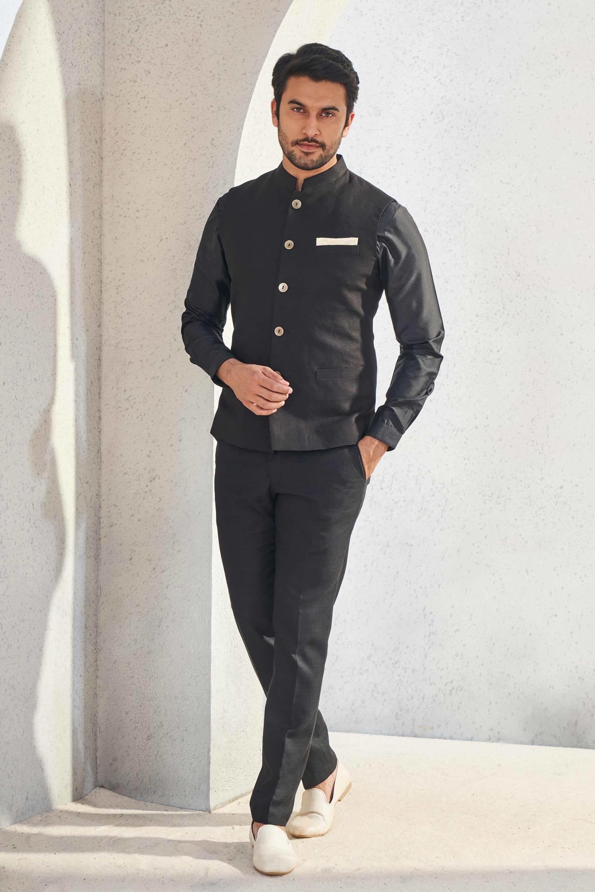 THE AKSHAJ BANDI BLACK
